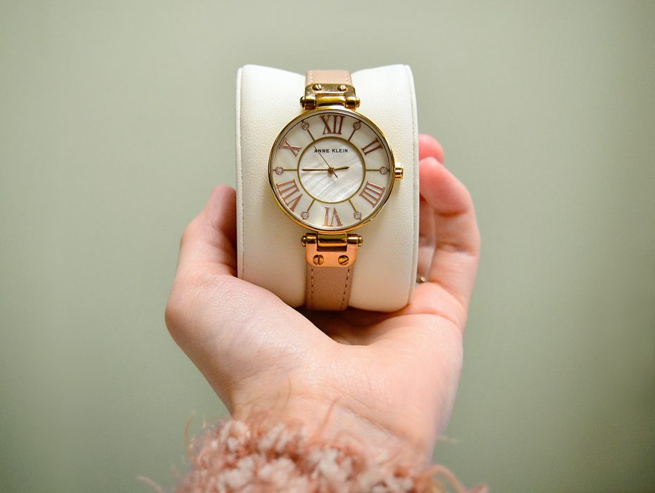 Top 10 Mother Of Pearl Watches - First Class Watches Blog