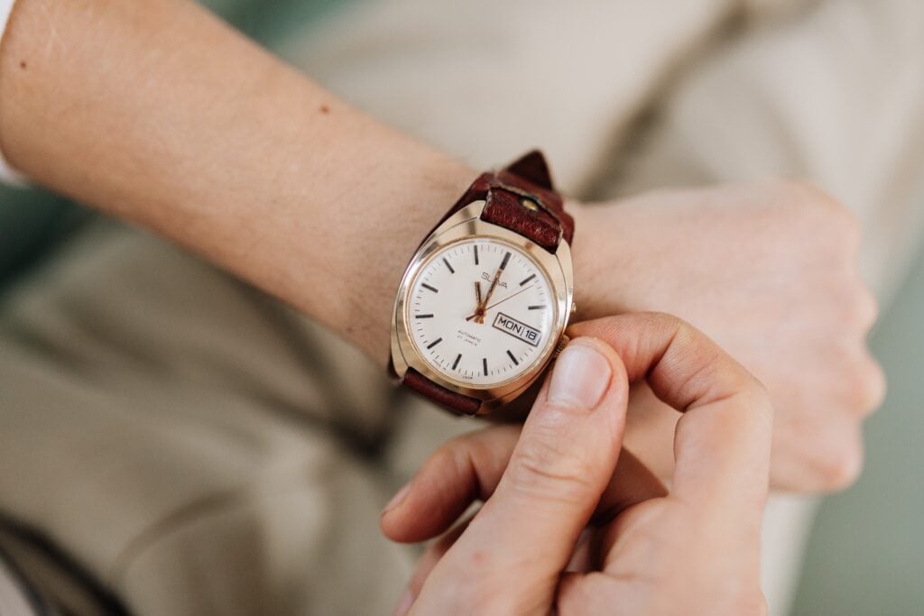 How to Change Time on a Watch - First Class Watches Blog