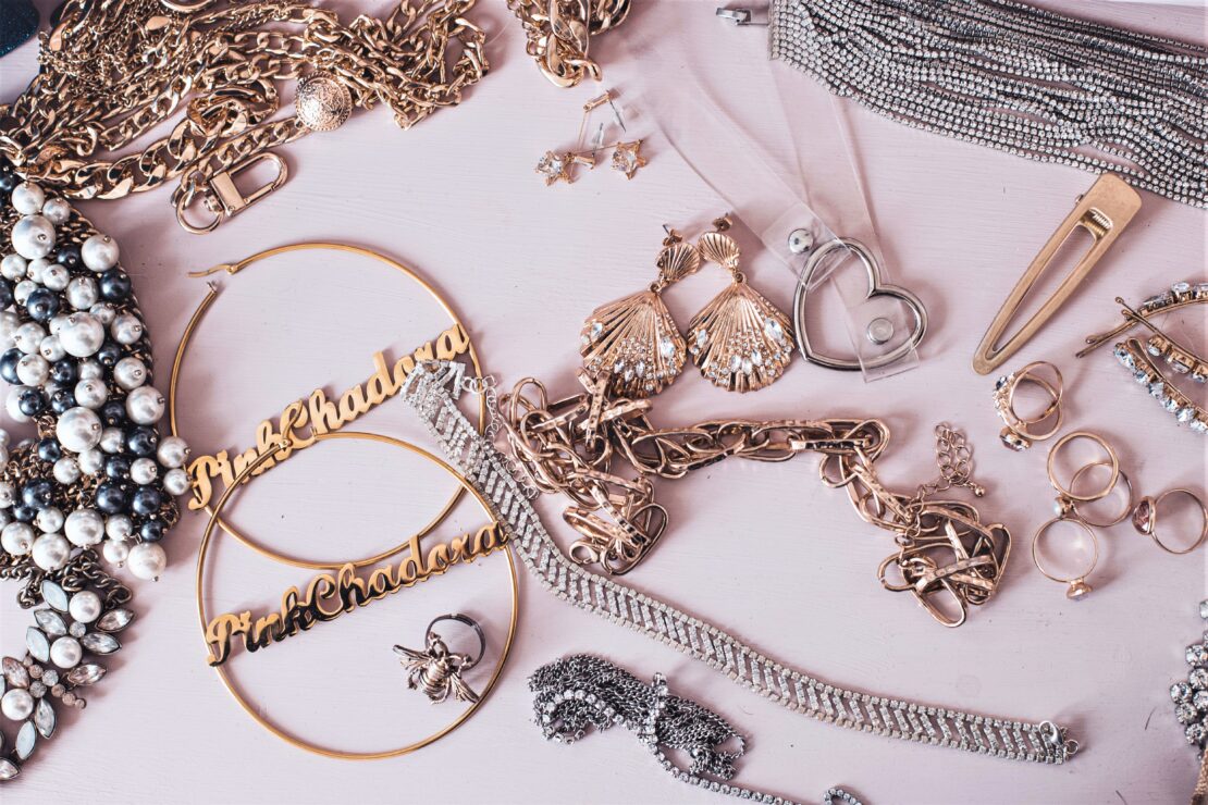 Minimalist vs Maximalist Jewellery - First Class Watches Blog