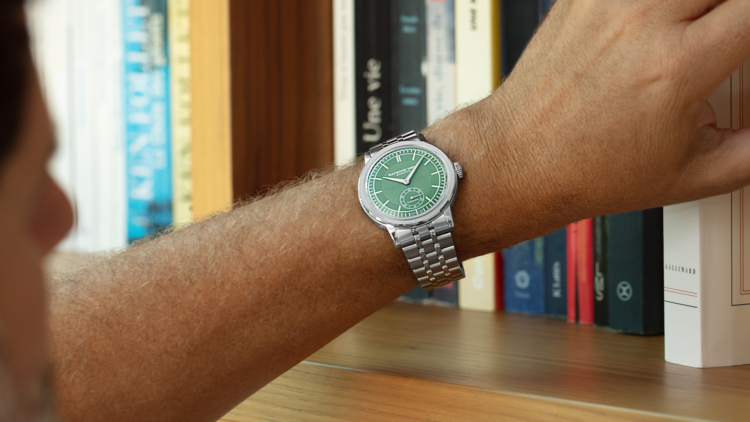 The History of Garmin Watches - First Class Watches Blog